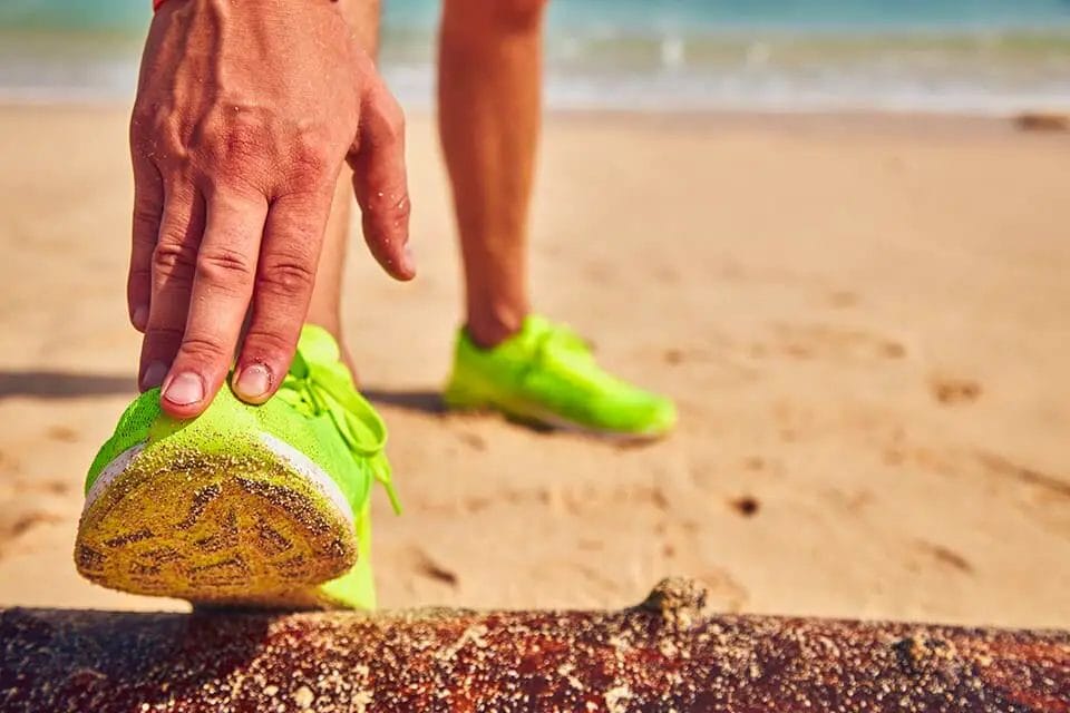 15 Cold Beach Outfits: Clothes To Wear When It's Chilly! - The Rangers ...